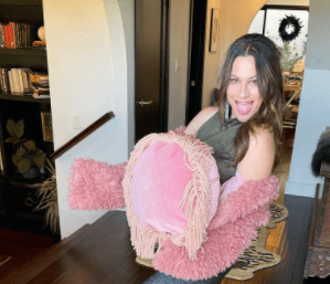 Jessie Mclaughlin Bio - Age, Birthday, Family, Height, Children, Net ...
