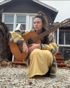 Katie Crutchfield Bio - Age, Sister, Parents, Net Worth, Height, Family ...