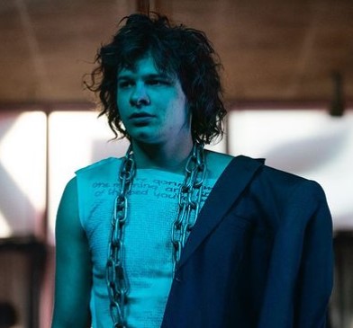 Toby Wallace Bio - Parents, Net Worth, Siblings, Girlfriend, Family ...