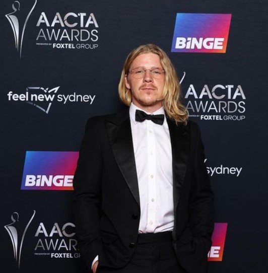 Daniel Webber Bio - Net Worth, Married, Family, Wife, Wiki, Actor