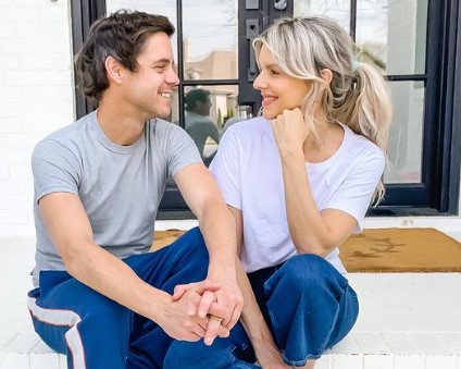 Ali Fedotowsky Bio - Husband, Children, Net Worth, Wiki, Age