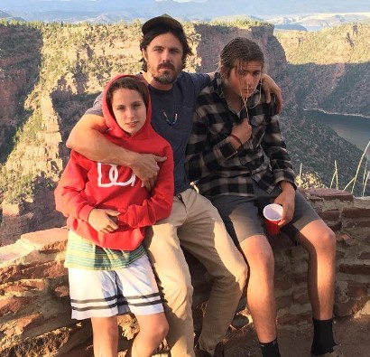 Casey Affleck Bio - Net Worth, Parents, Siblings, Wife, Family, Wiki