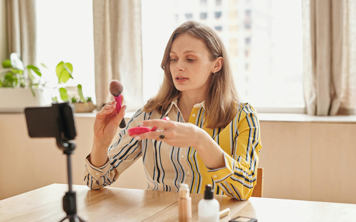 Beyond the Camera: 6 Essentials for Professional-Looking Vlogs