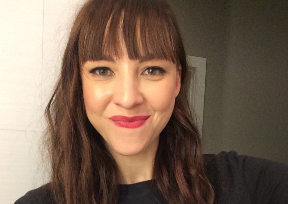 Erin Drake Bio - Married, Wiki, Net Worth, Age, Parents, Family, Height