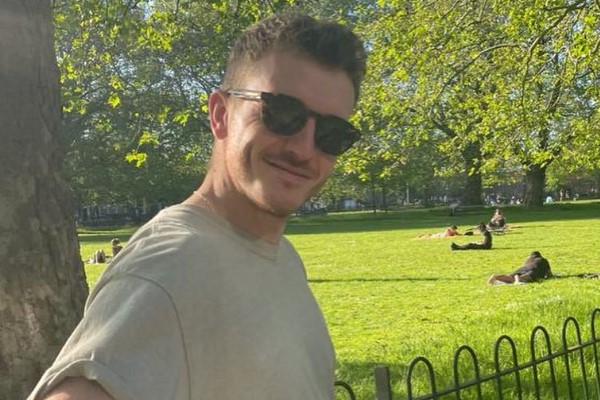 Tom Varey Bio - Girlfriend, Parents, Age, Birthday, Net Worth, Family ...