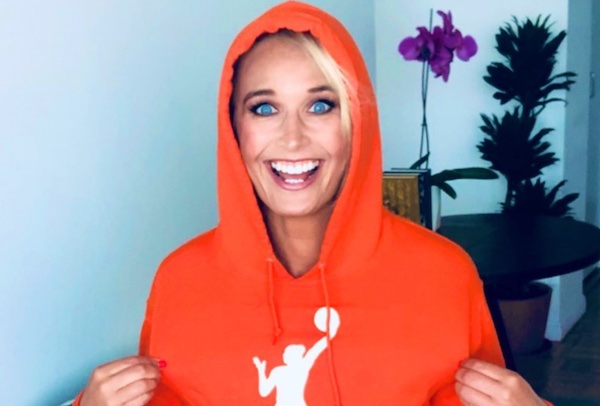 Sarah Kustok Bio - Father, Husband, Married, Family, Net Worth, Salary ...