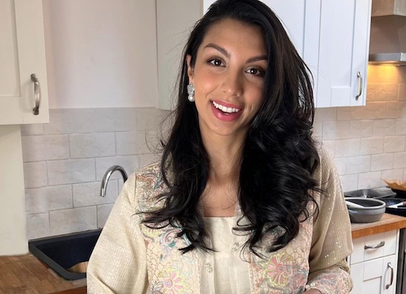 Zoha Rahman Bio - Husband, Family, Children, Wiki, Age, Net Worth, Height