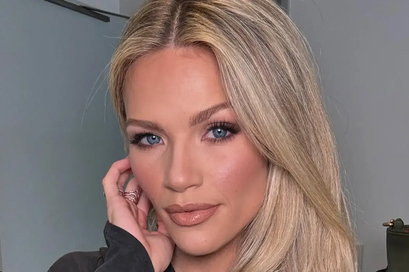 Witney Carson Biography | DWTS Champion, Relationship, Net Worth ...