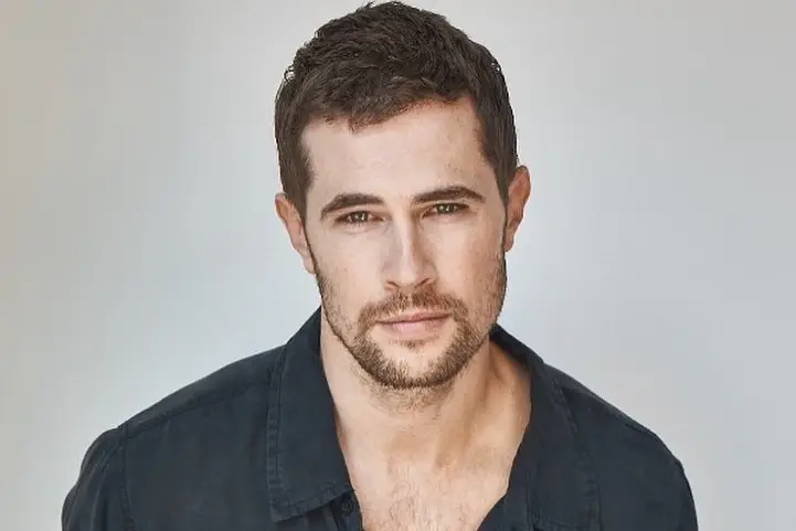 David Berry Bio - Wife, Wedding, Parents, Family, Net Worth, Now, Wiki