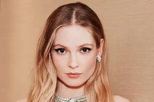 Who is Hannah Dodd? Bio, Net Worth, and Francesca Bridgerton Role