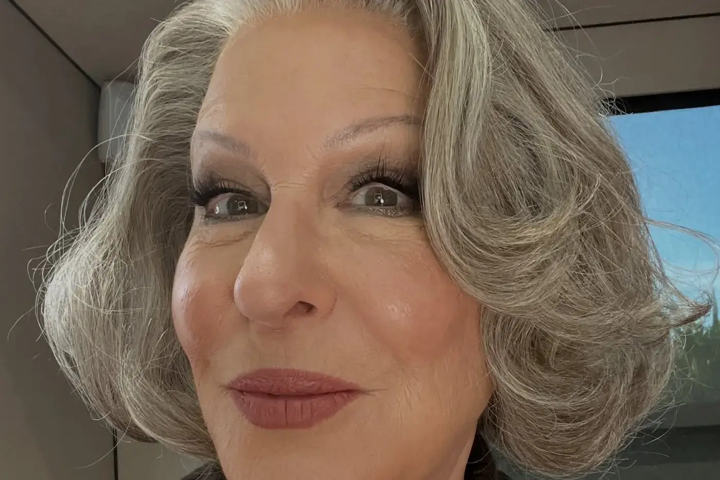 Bette Midler Biography 2026 | Age, Husband, Net Worth, Daughter & Career